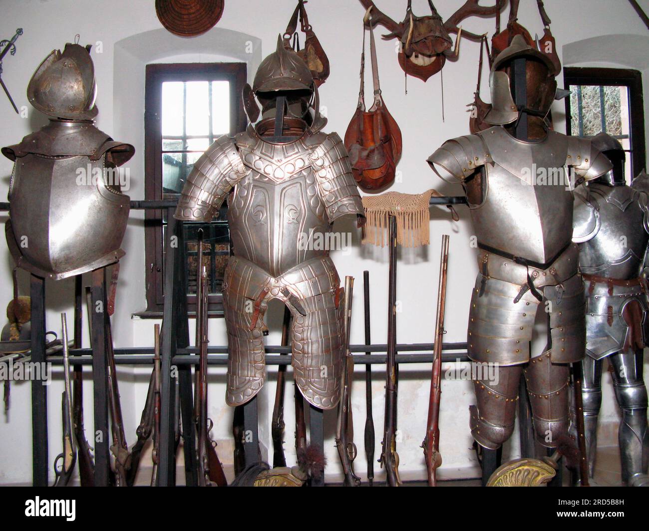 Castle interior armour hi-res stock photography and images - Alamy