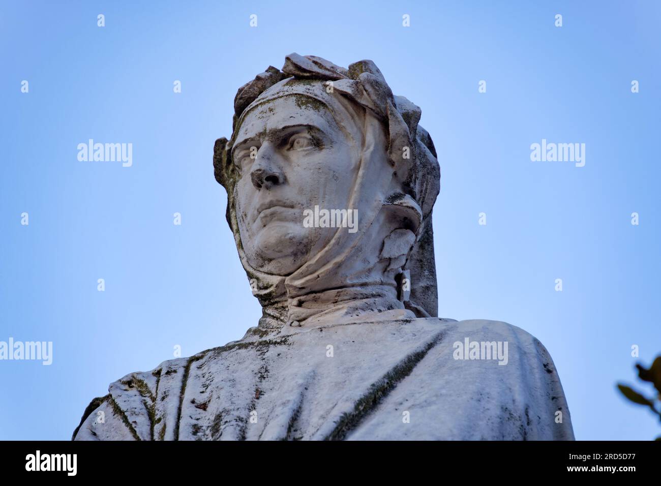 Francesco Petrarca sandstone statue in Padua Italy Stock Photo - Alamy