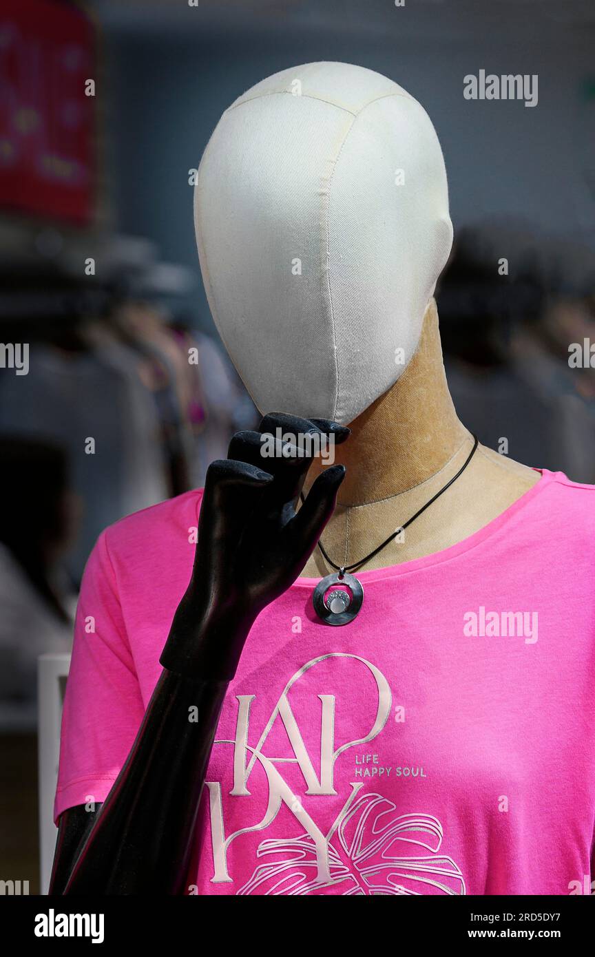 Female mannequin black hi-res stock photography and images - Alamy