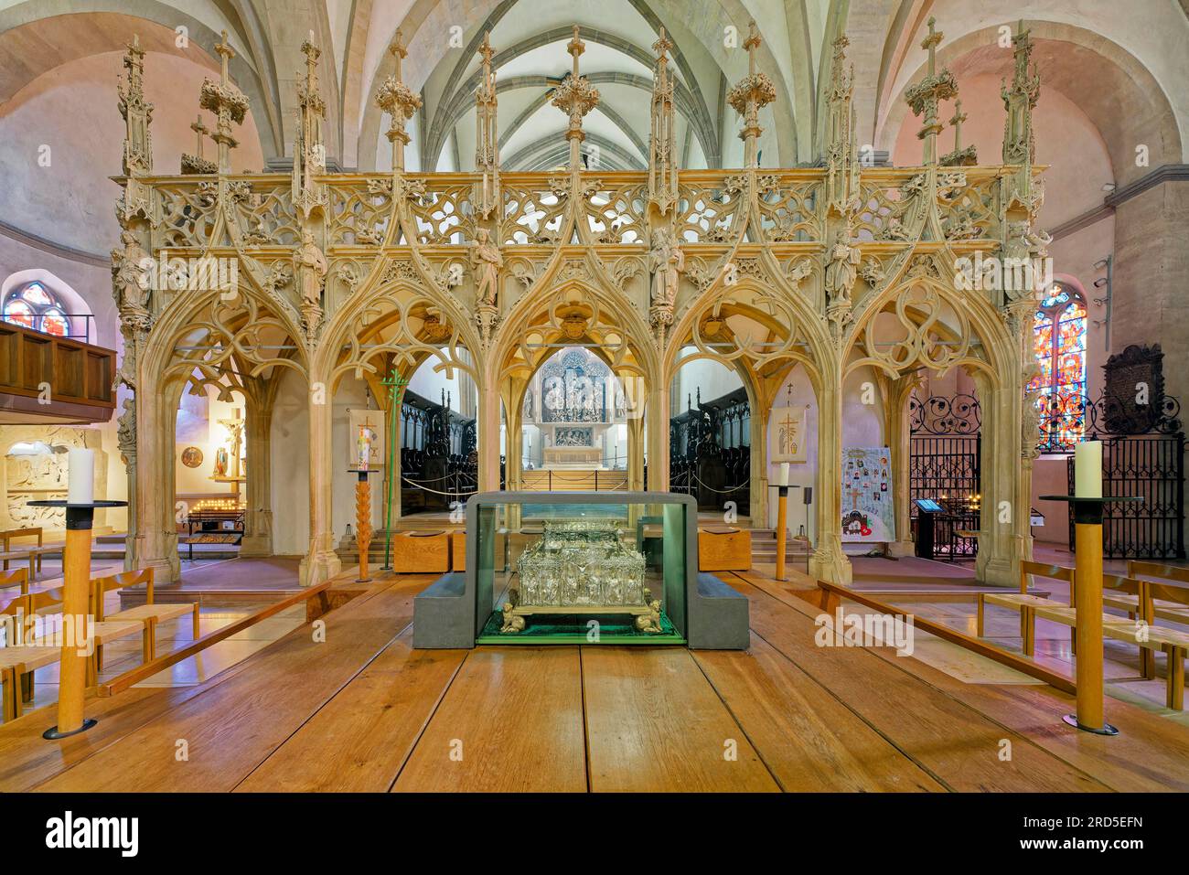 Altar, silver shine with the relics of Saints Gervasius and Protasius ...
