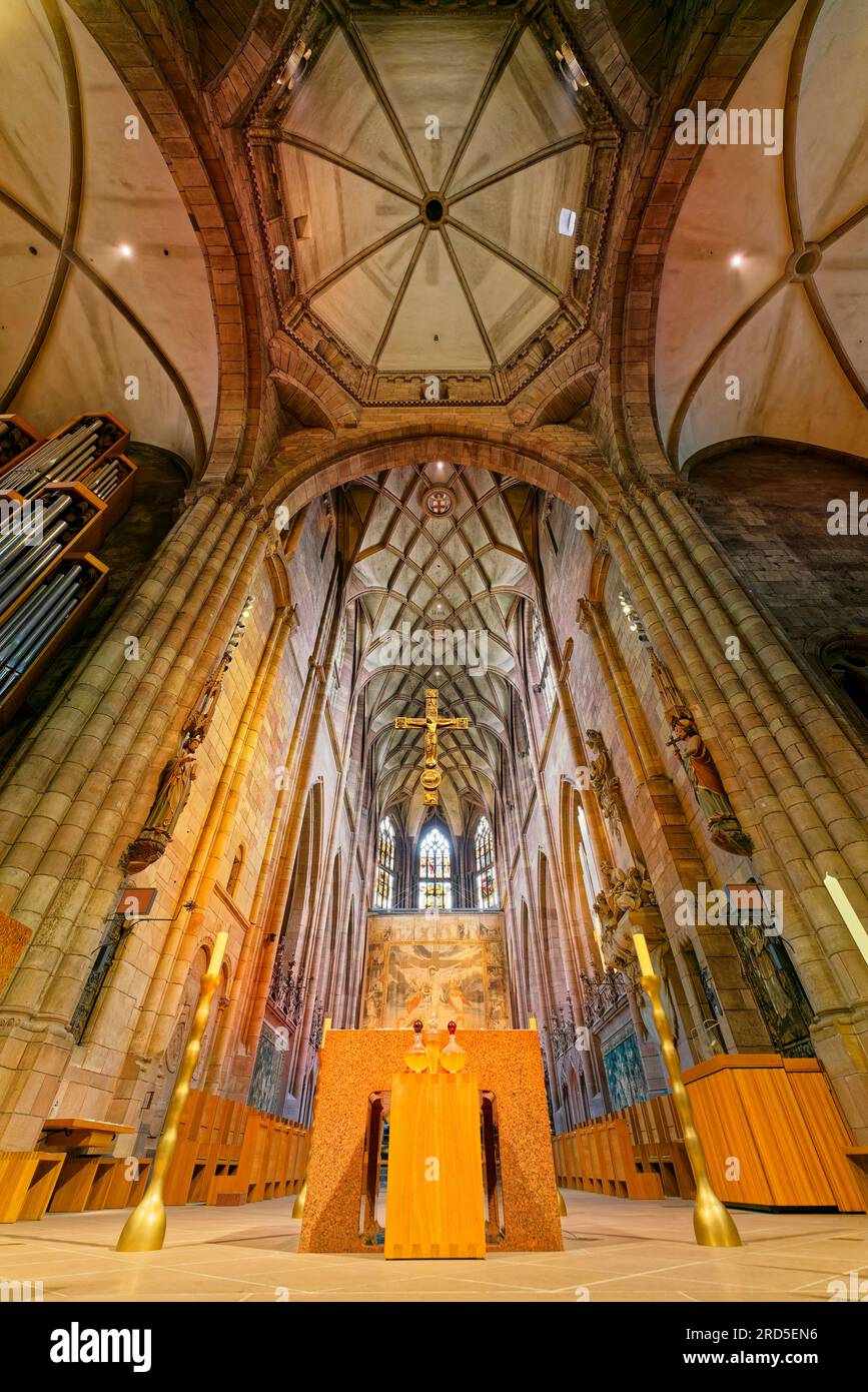 Altar, crossing and choir, Freiburg Cathedral of Our Lady, Gothic style ...