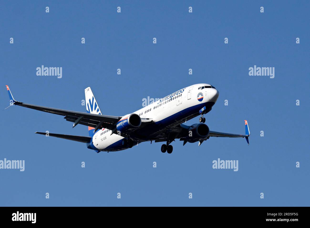 Aircraft SunExpress, Boeing 737-800, TC-SOE Stock Photo - Alamy