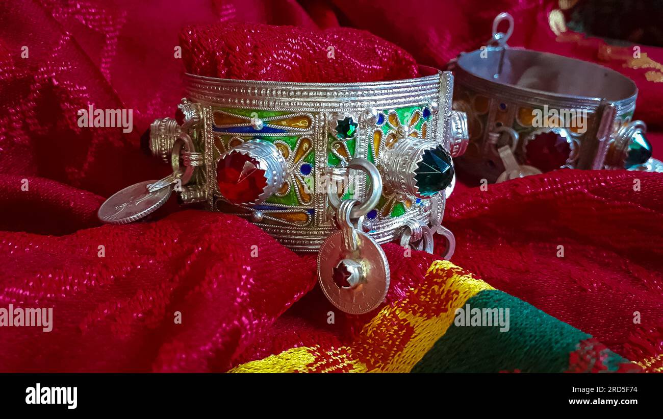 Berber traditional jewelry morocco hi-res stock photography and images ...