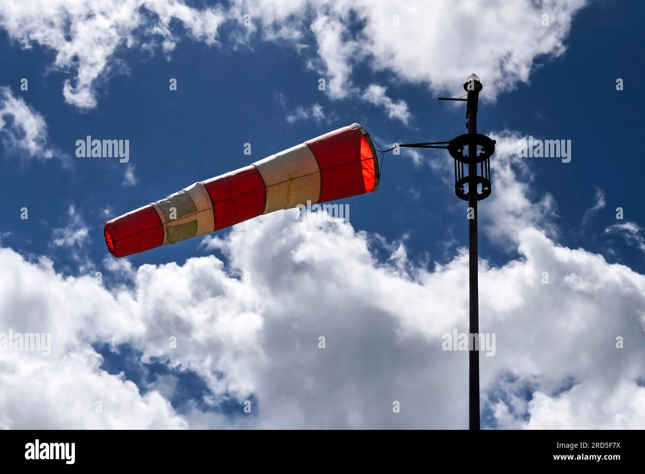 Wind direction weather vane hi-res stock photography and images - Alamy