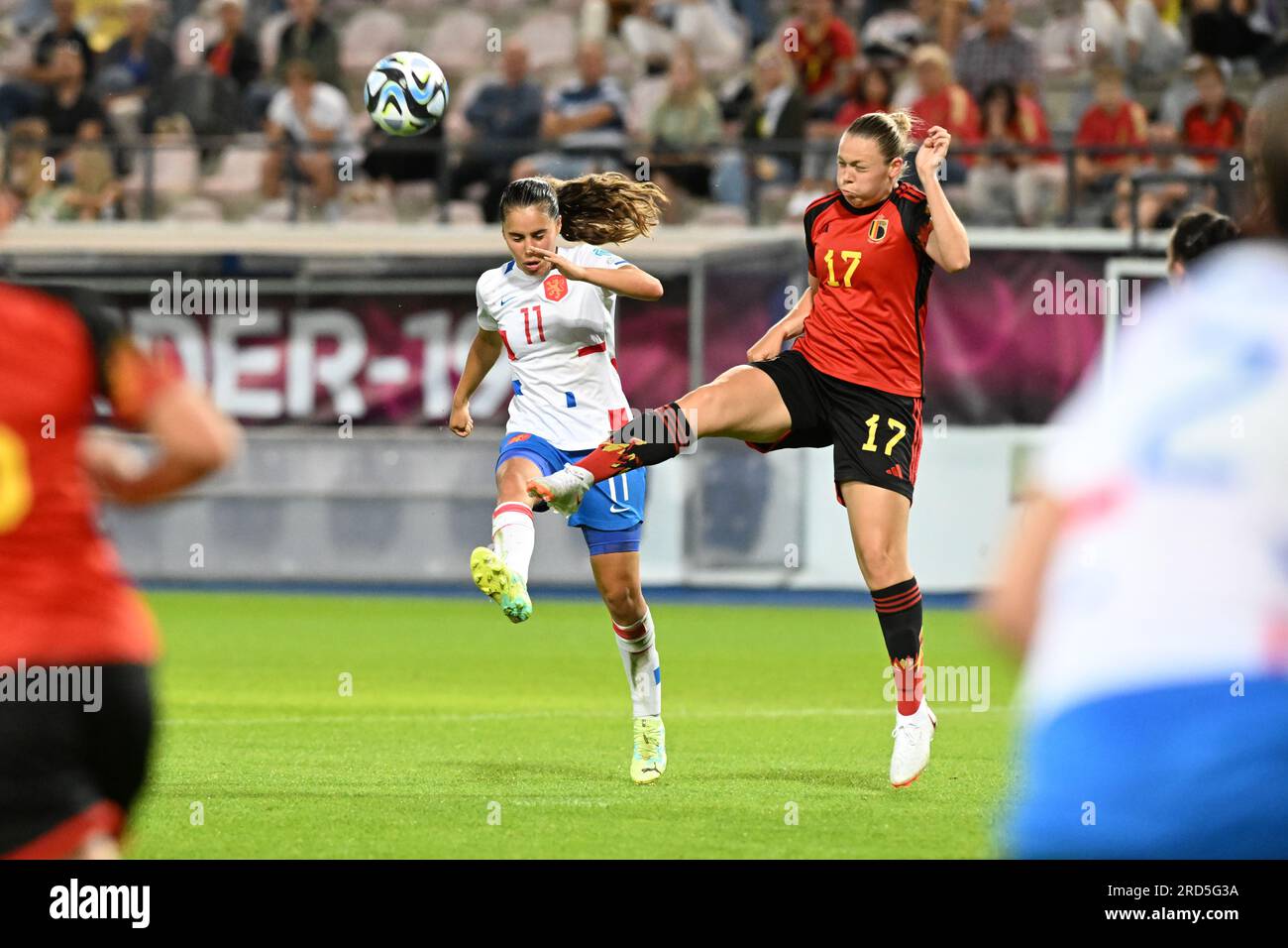 Leuven, Belgium. 18th July, 2023. Ziva Henry (11) of The Netherlands pictured with Caitlin ...