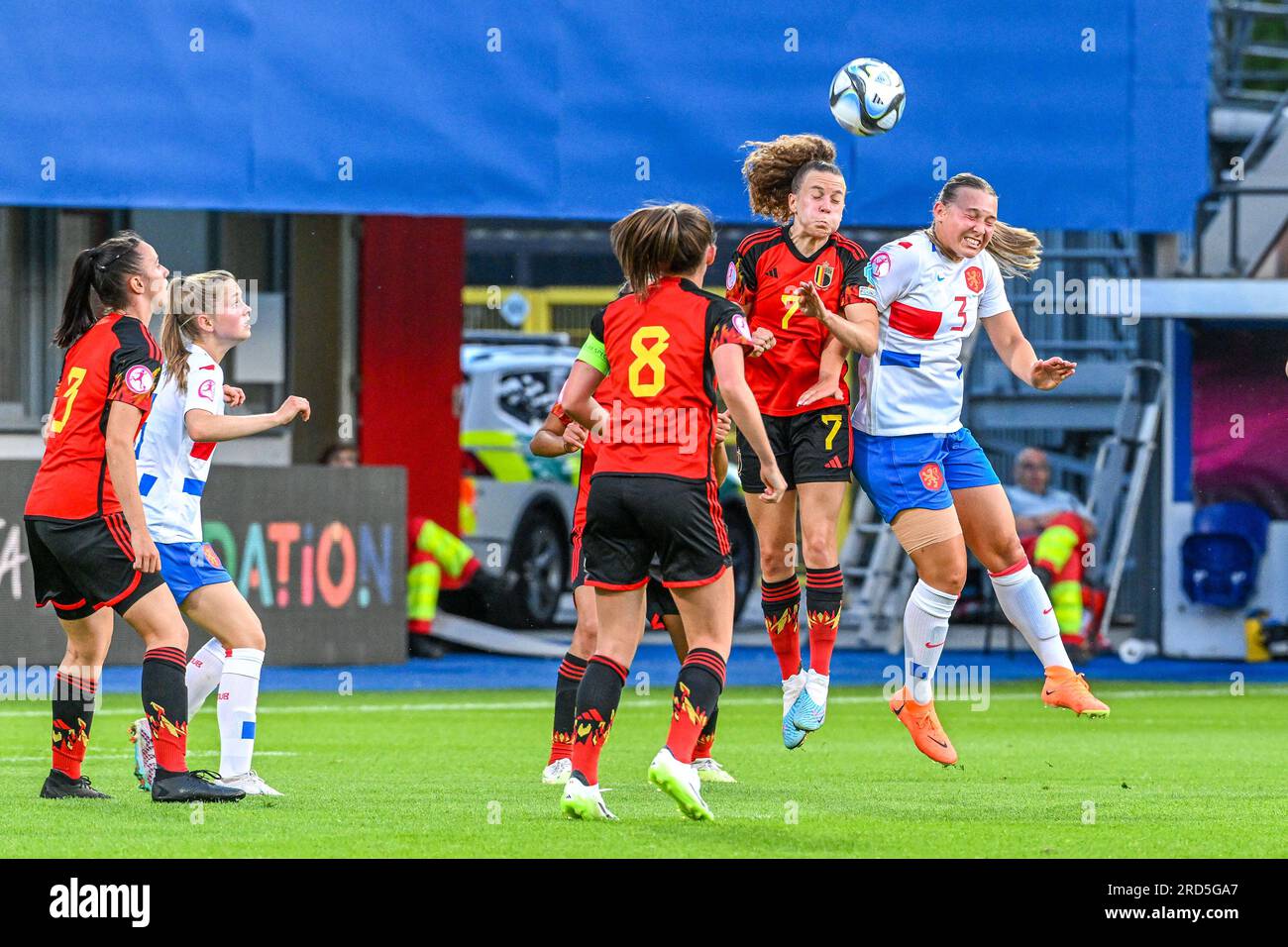 Leuven, Belgium. 18th July, 2023. Alixe Bosteels (7) of Belgium and Maud Rutgers (3) of The ...