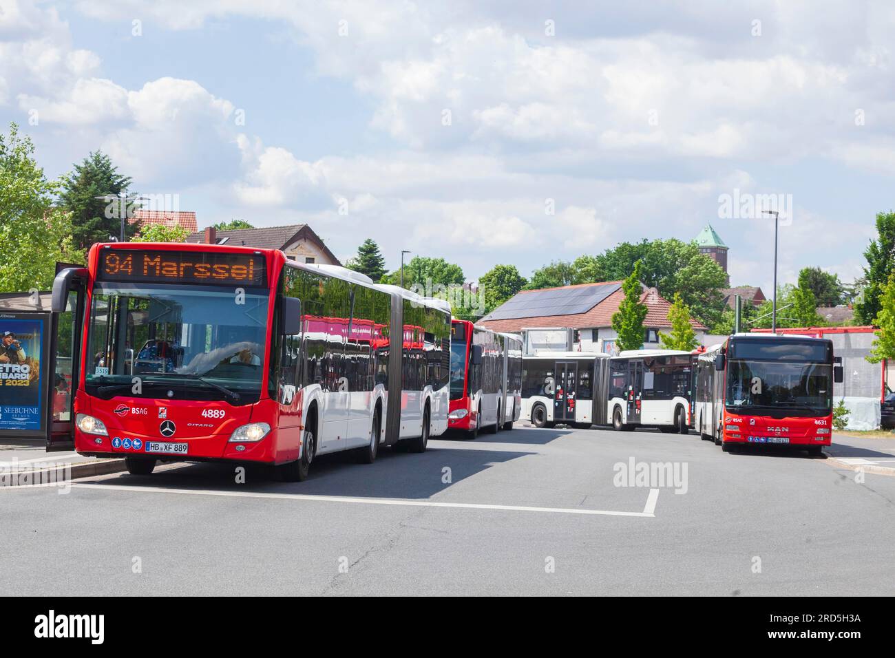Stop for buses hi-res stock photography and images - Alamy