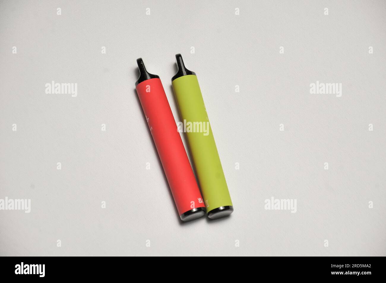Disposable electronic vapes on a white background isolate Stock Photo ...