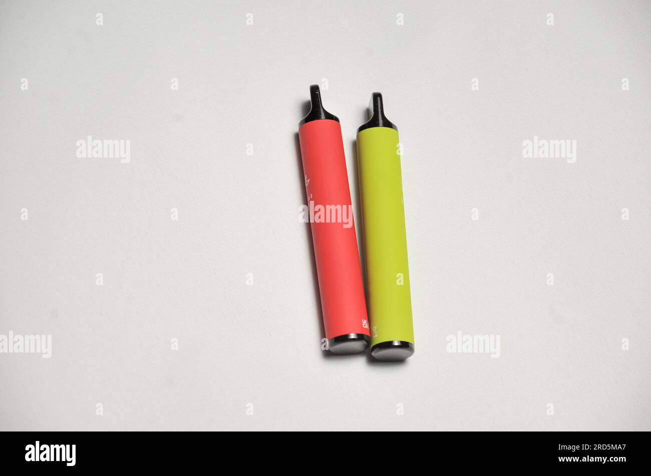 Disposable electronic vapes on a white background isolate Stock Photo ...