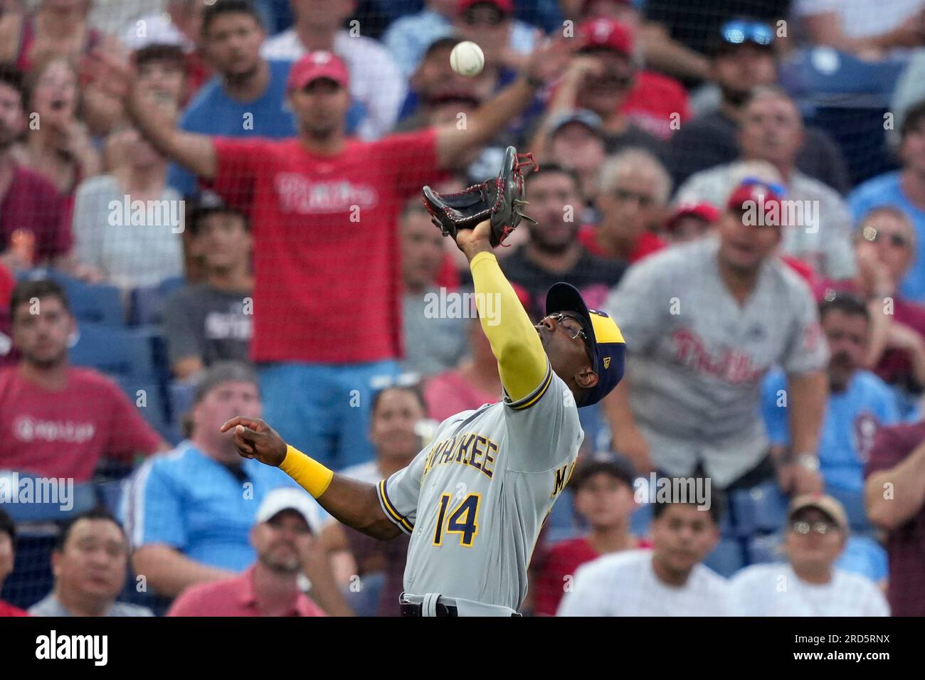 Milwaukee Brewers third baseman Andruw Monasterio catches a pop foul ...