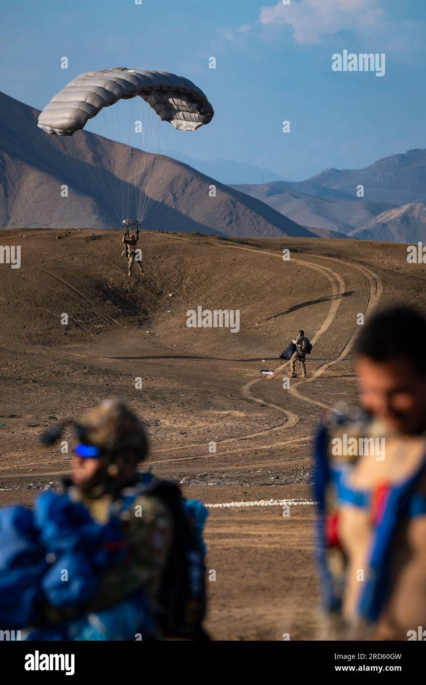 U.S. Army members work with and train Peruvian special forces soldiers ...