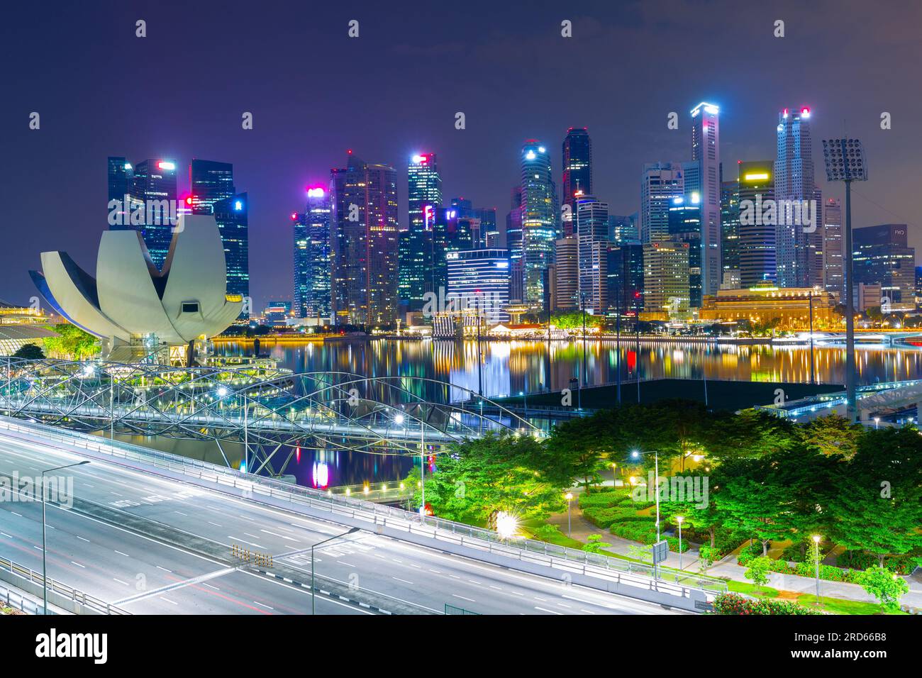 Marina Bay & the Singapore skyline seen by night from the Benjamin ...