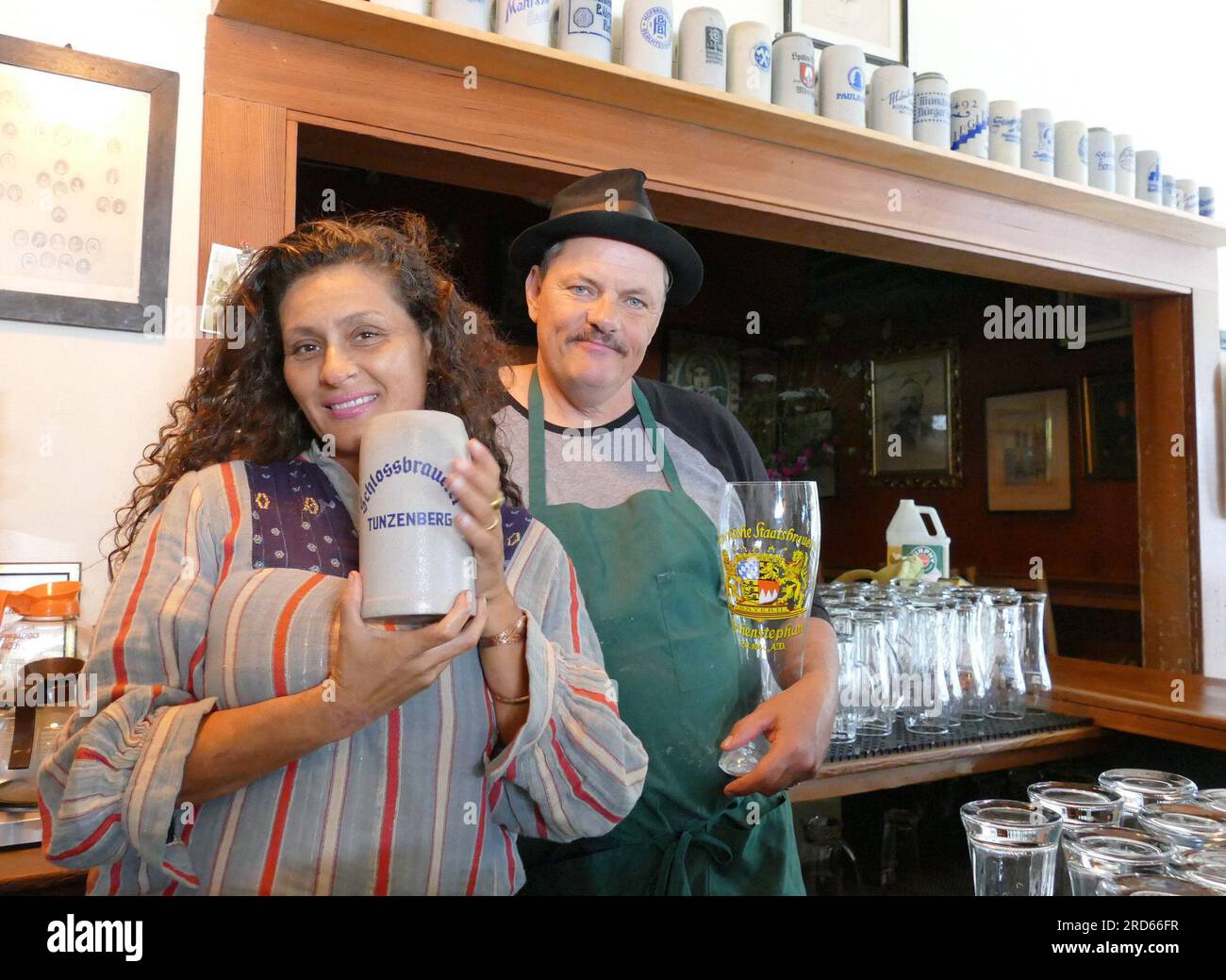 Mandee lopez hi-res stock photography and images - Alamy