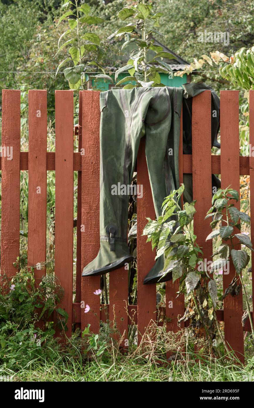 Fence underwater hi-res stock photography and images - Alamy