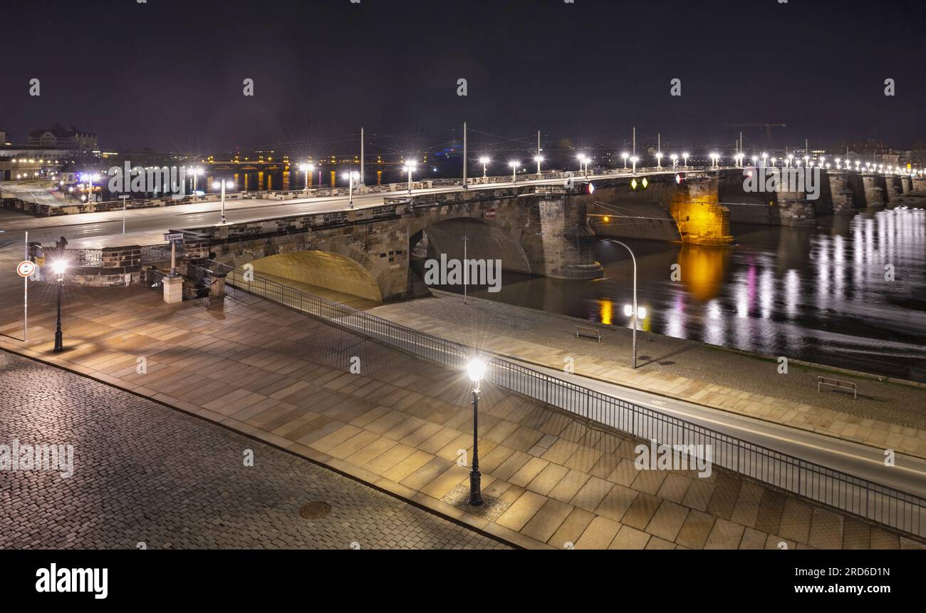 Augustus Bridge (Augustusbrücke) in Dresden by night Stock Photo - Alamy