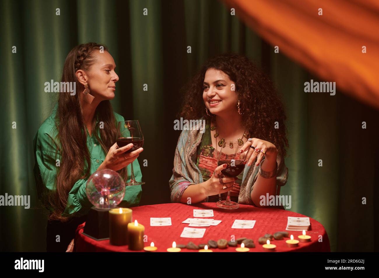 Fortune tellers predict hi-res stock photography and images - Alamy