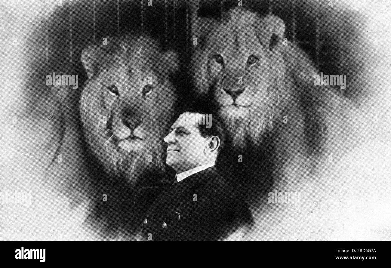 Animal tamers hi-res stock photography and images - Alamy