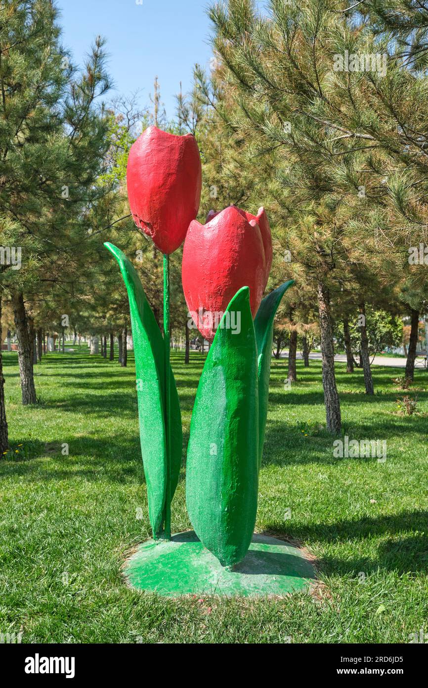 Tulip sculpture hi-res stock photography and images - Alamy