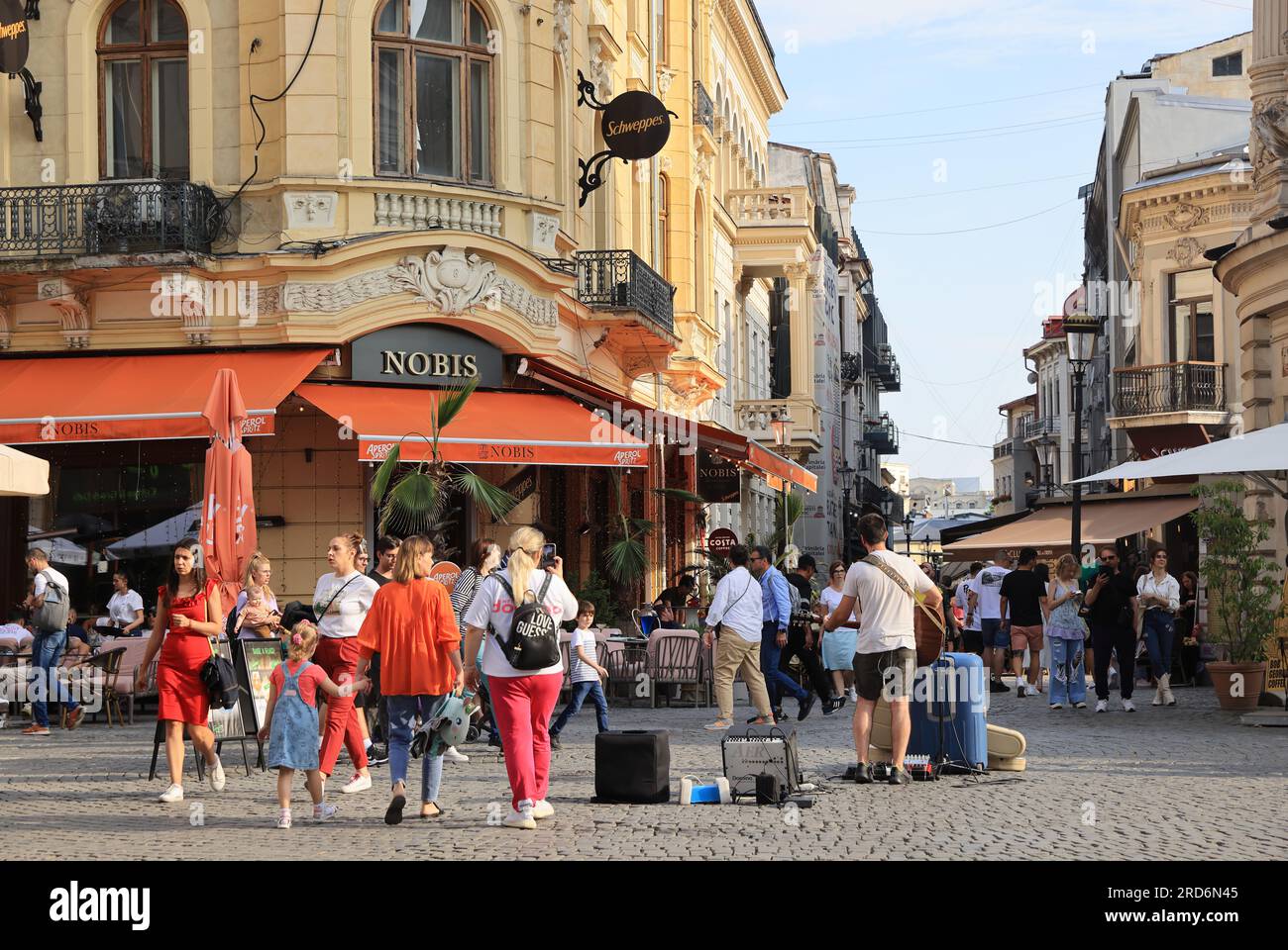 Restaurants, cafes and bars in the vibrant old town of Bucharest ...