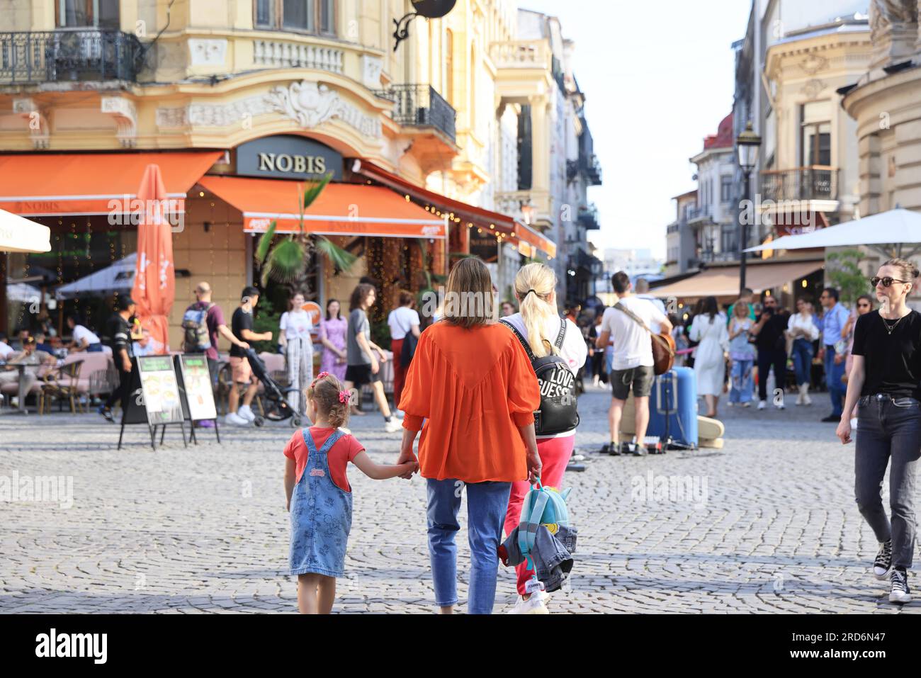 Restaurants, cafes and bars in the vibrant old town of Bucharest ...