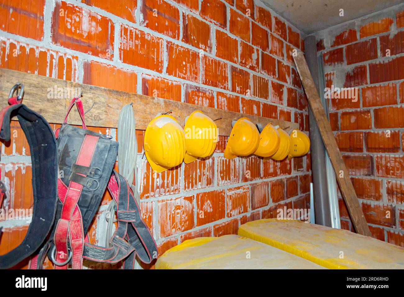 Construction workers lineup hi-res stock photography and images - Alamy