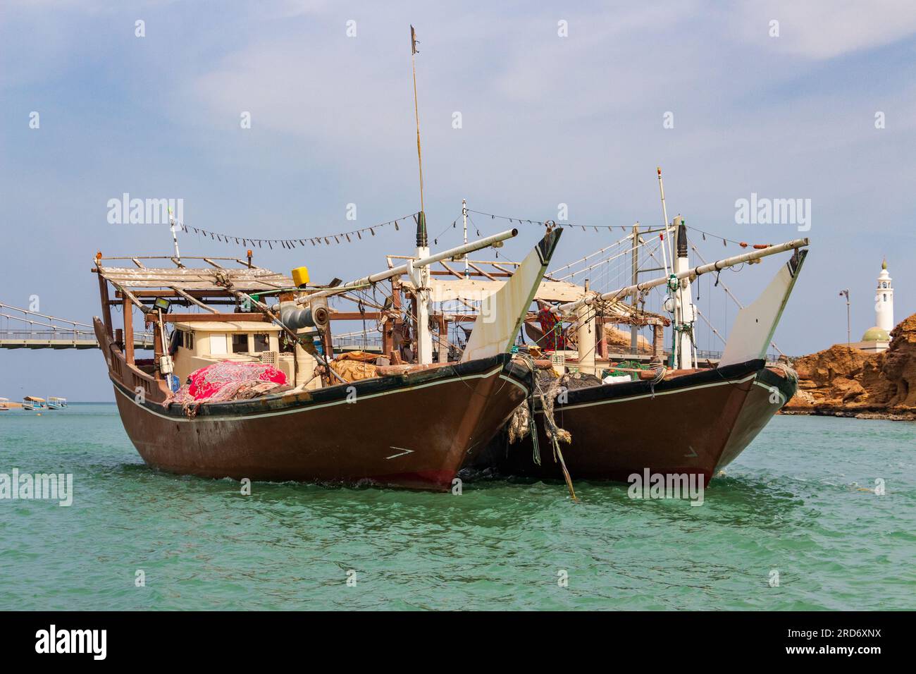 Boat afloat dhow hi-res stock photography and images - Alamy