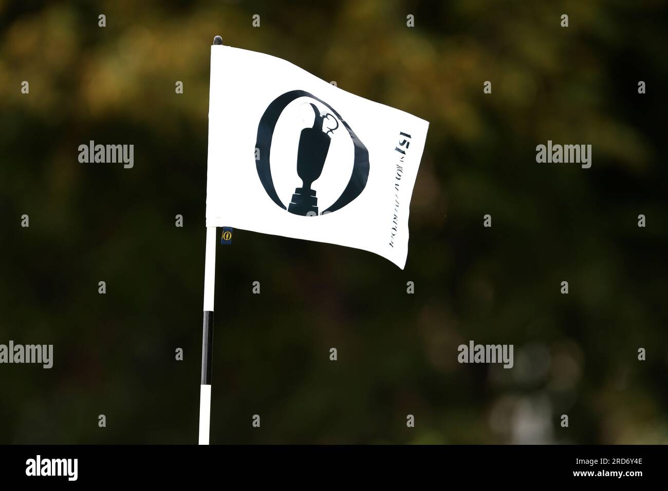 Golf flag 19 hi-res stock photography and images - Alamy