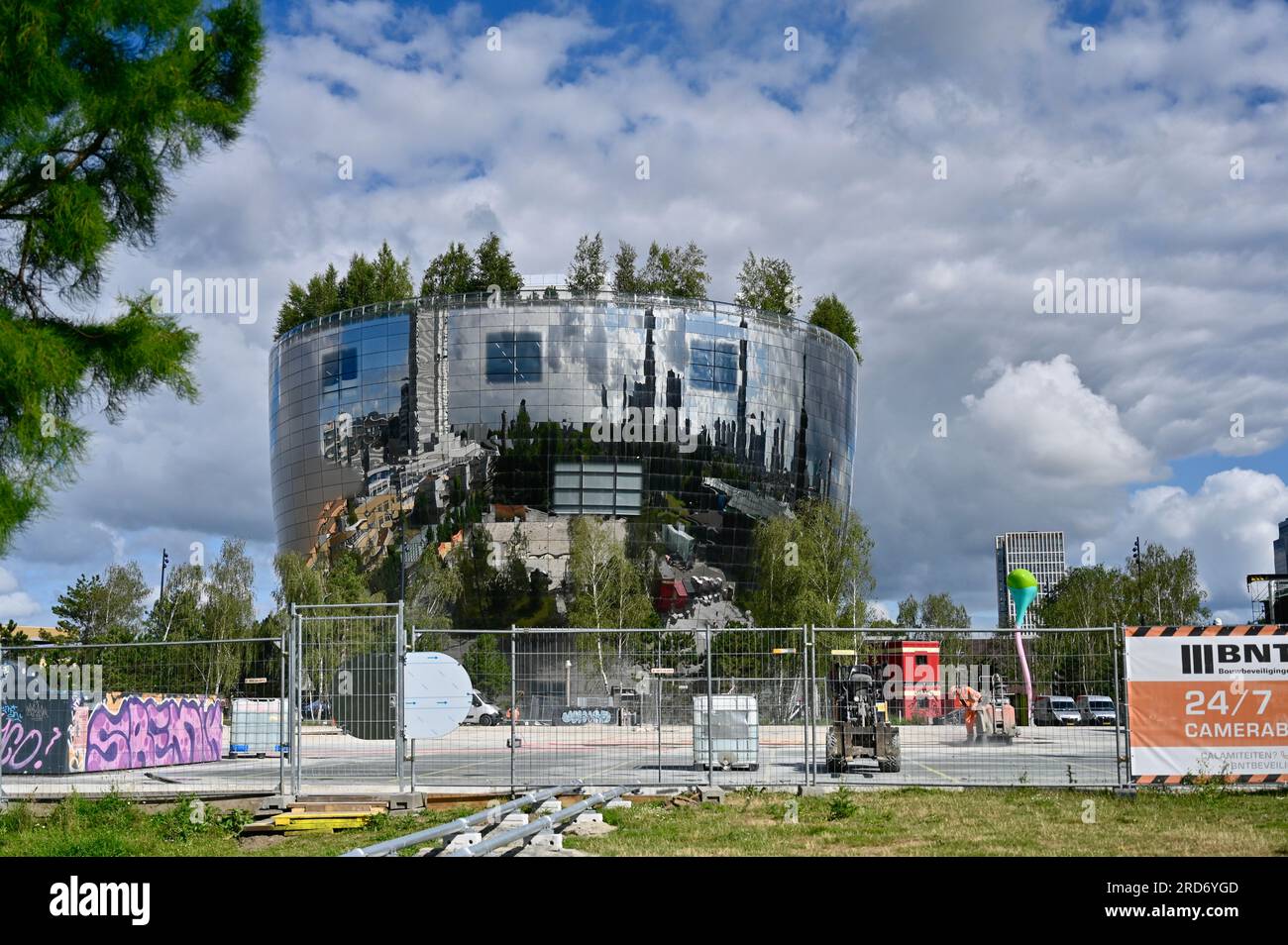 Depot Boijmans van Beuningen, Rotterdam, a futuristic, mirrored ...