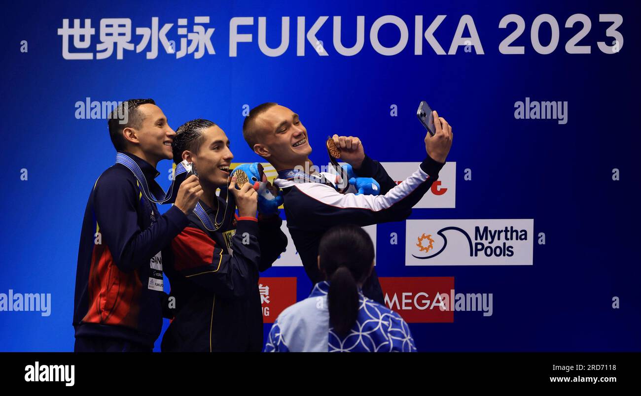 (L to R) Gustavo SANCHEZ of Colombia, silver, Dennis GONZALEZ BONEU of ...