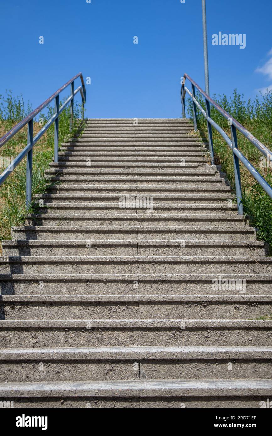 Concrete stairs and metal railing hi-res stock photography and images ...