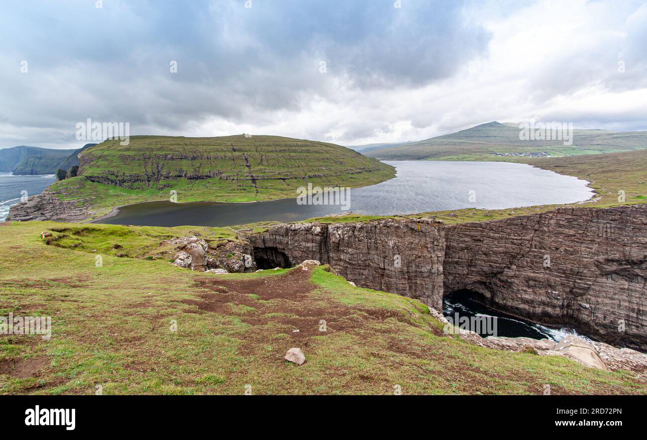 A lake above the ocean Stock Photo - Alamy