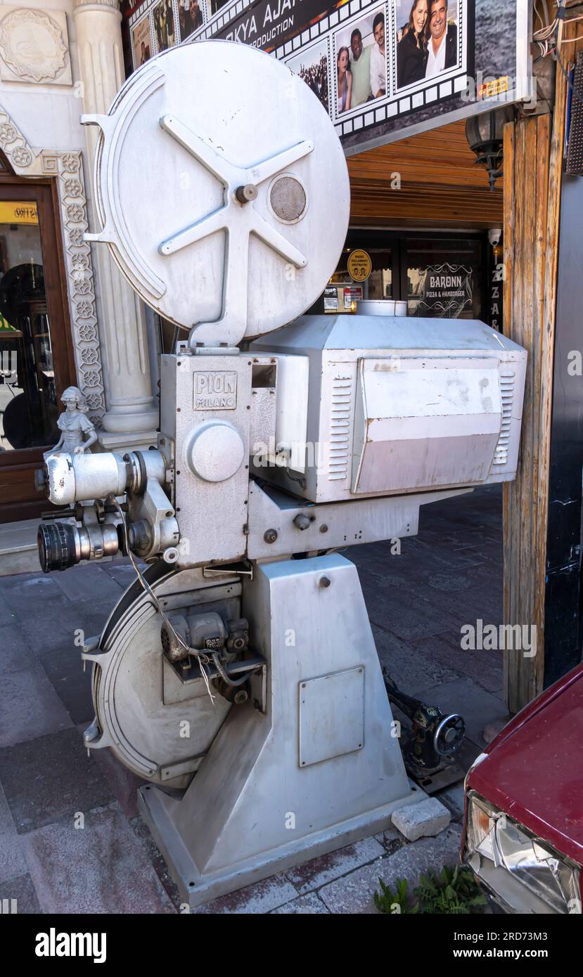 Pio pion old projectors hi-res stock photography and images - Alamy