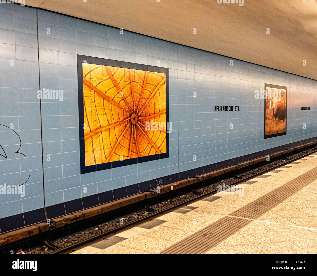 U Afrikanische Strasse U-Bahn Underground railway station interior in ...