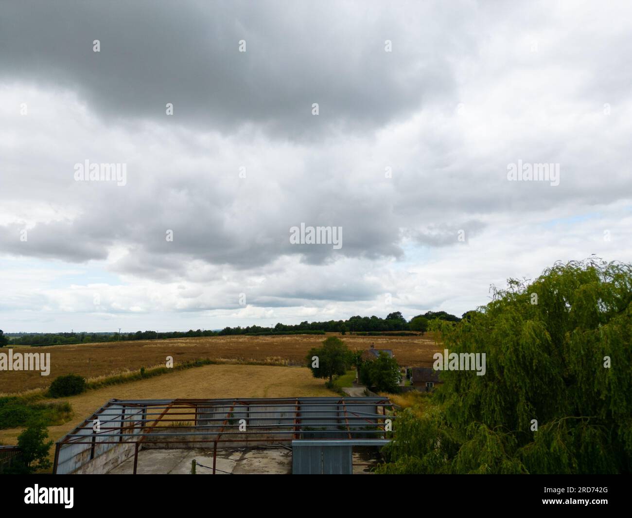 Ashford, Kent, UK. 19th Jul, 2023. UK Weather: Rain clouds head towards ...