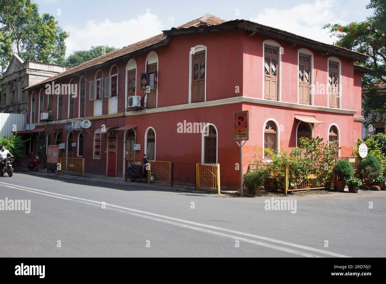Pune- Old House, Synagogue street. Maharashtra, India Stock Photo - Alamy