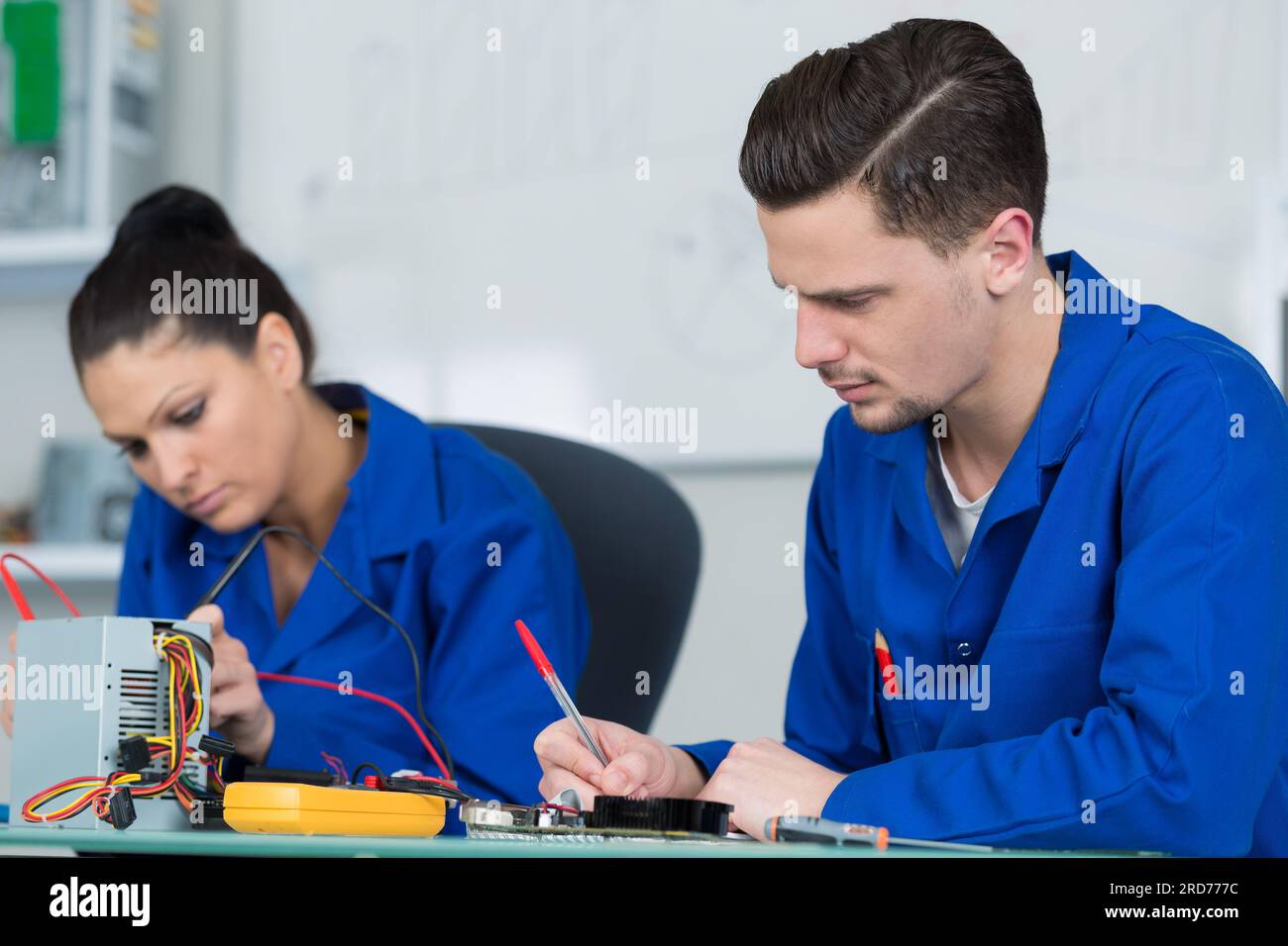 students in electronics class at university Stock Photo - Alamy