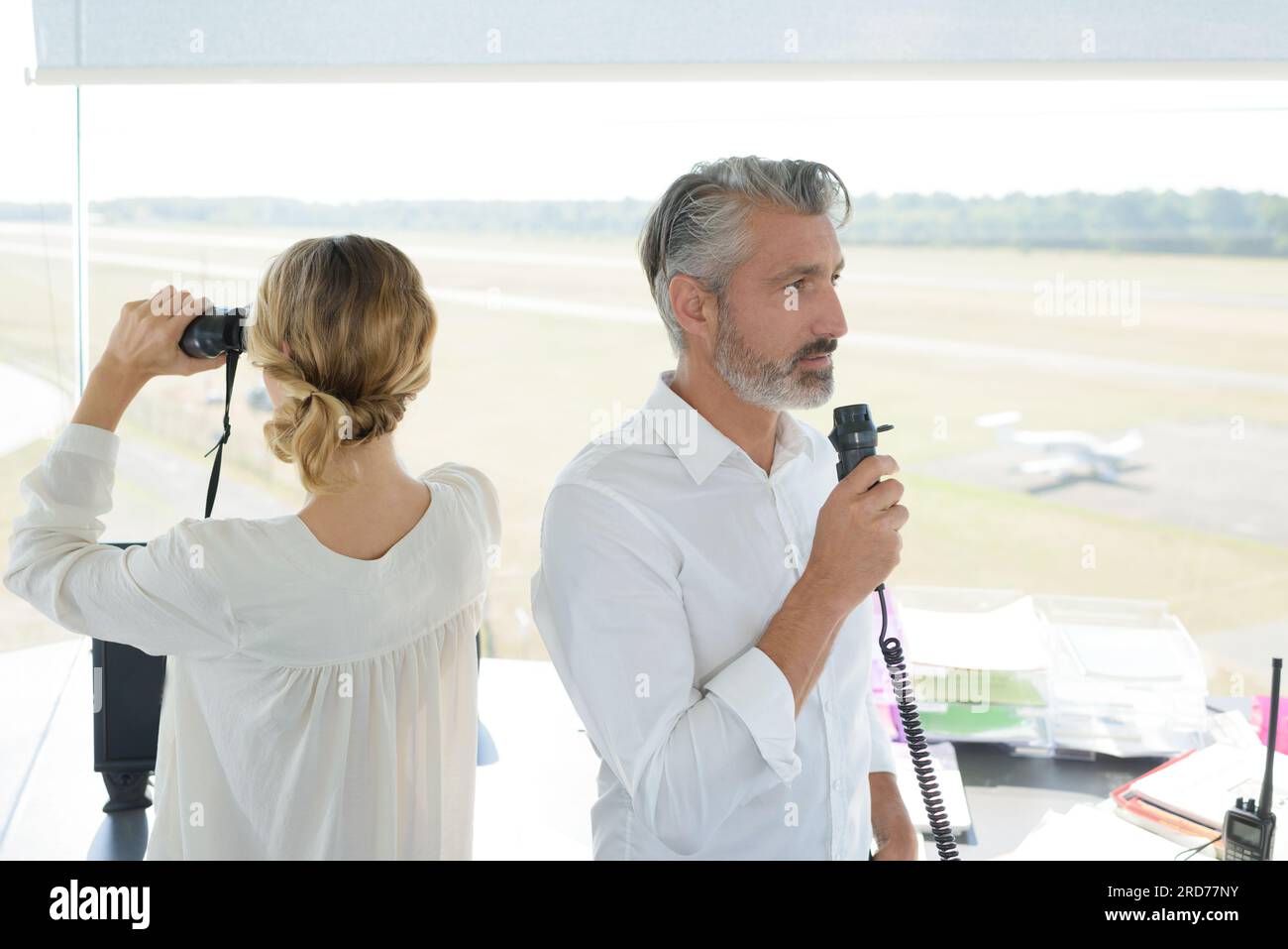 Air traffic control tower radar screen hi-res stock photography and ...