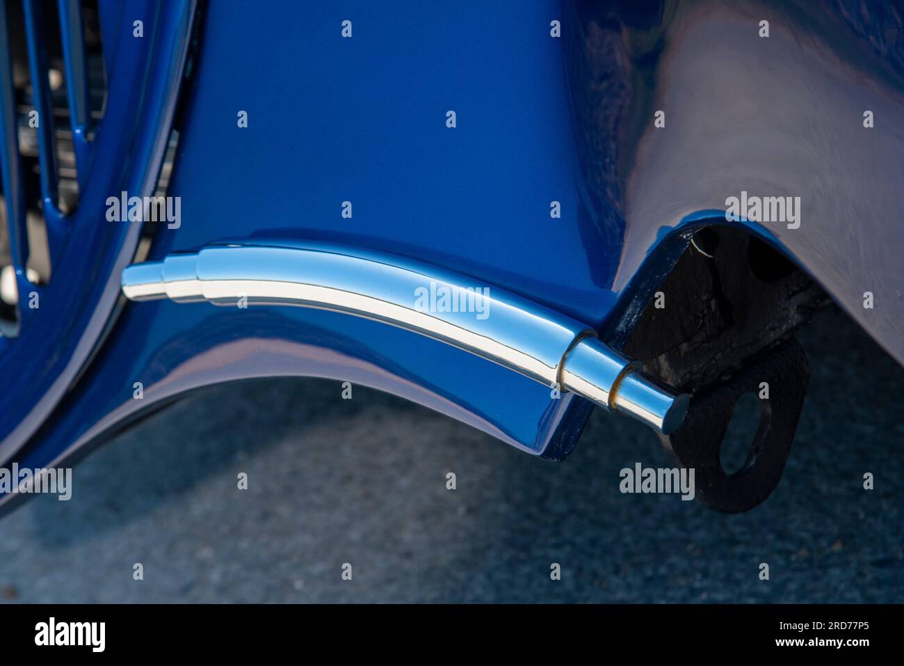 Custom art car creator Andy Saunders' 'Metropolis', based on a Peugeot ...