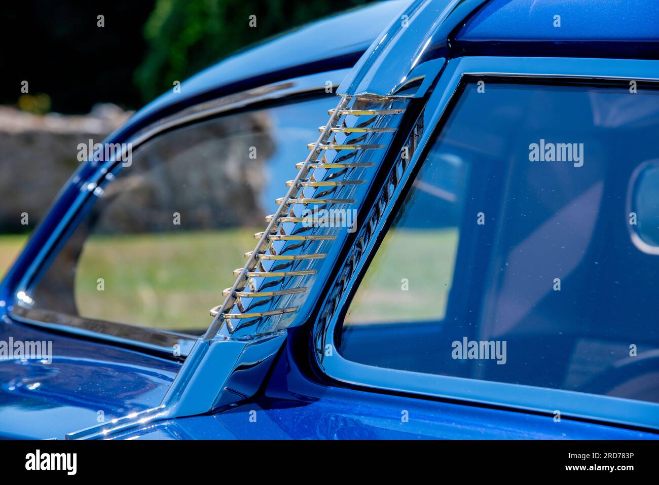 Custom art car creator Andy Saunders' 'Metropolis', based on a Peugeot ...