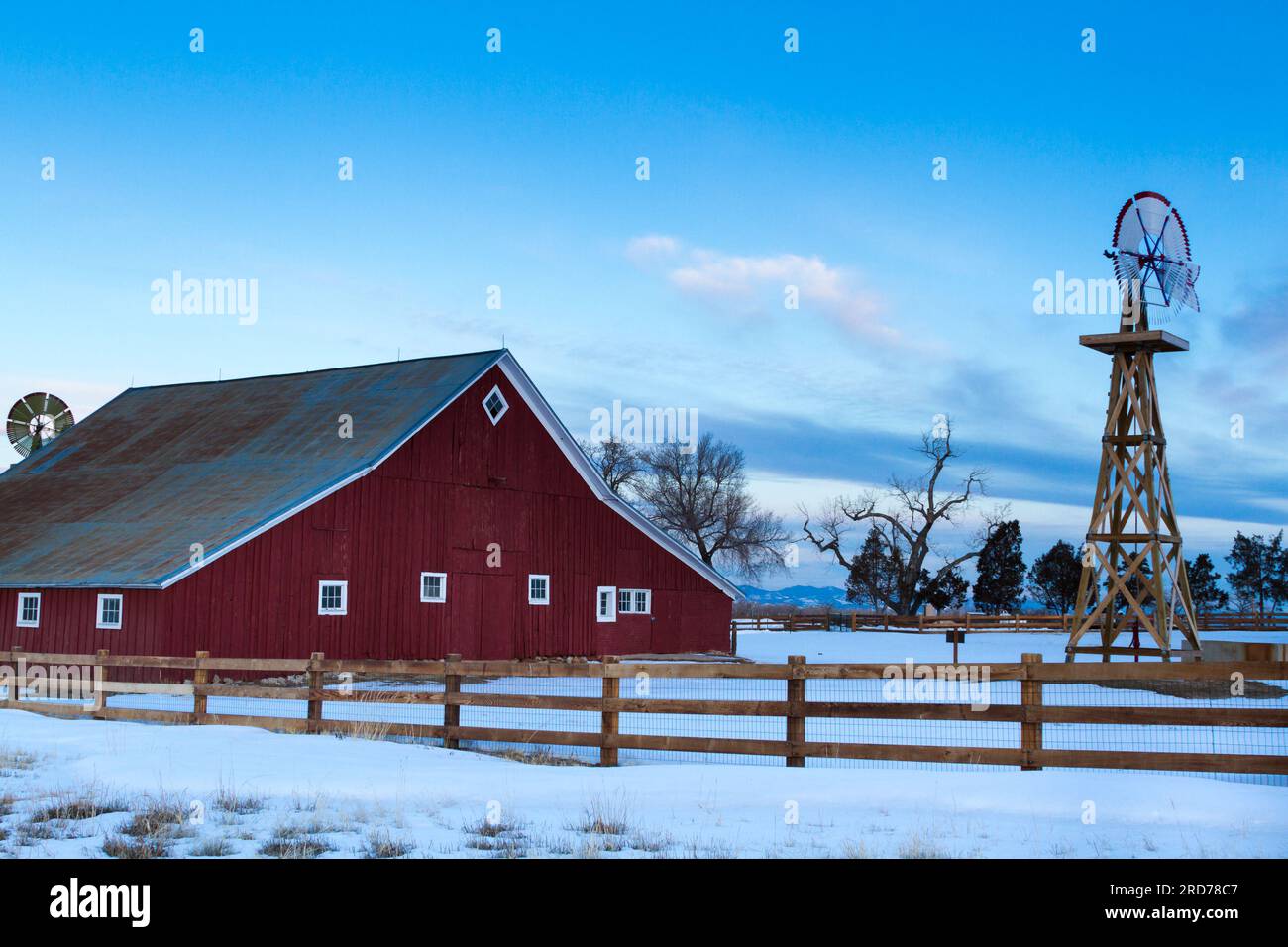 Old Red Barn Stock Photo - Alamy