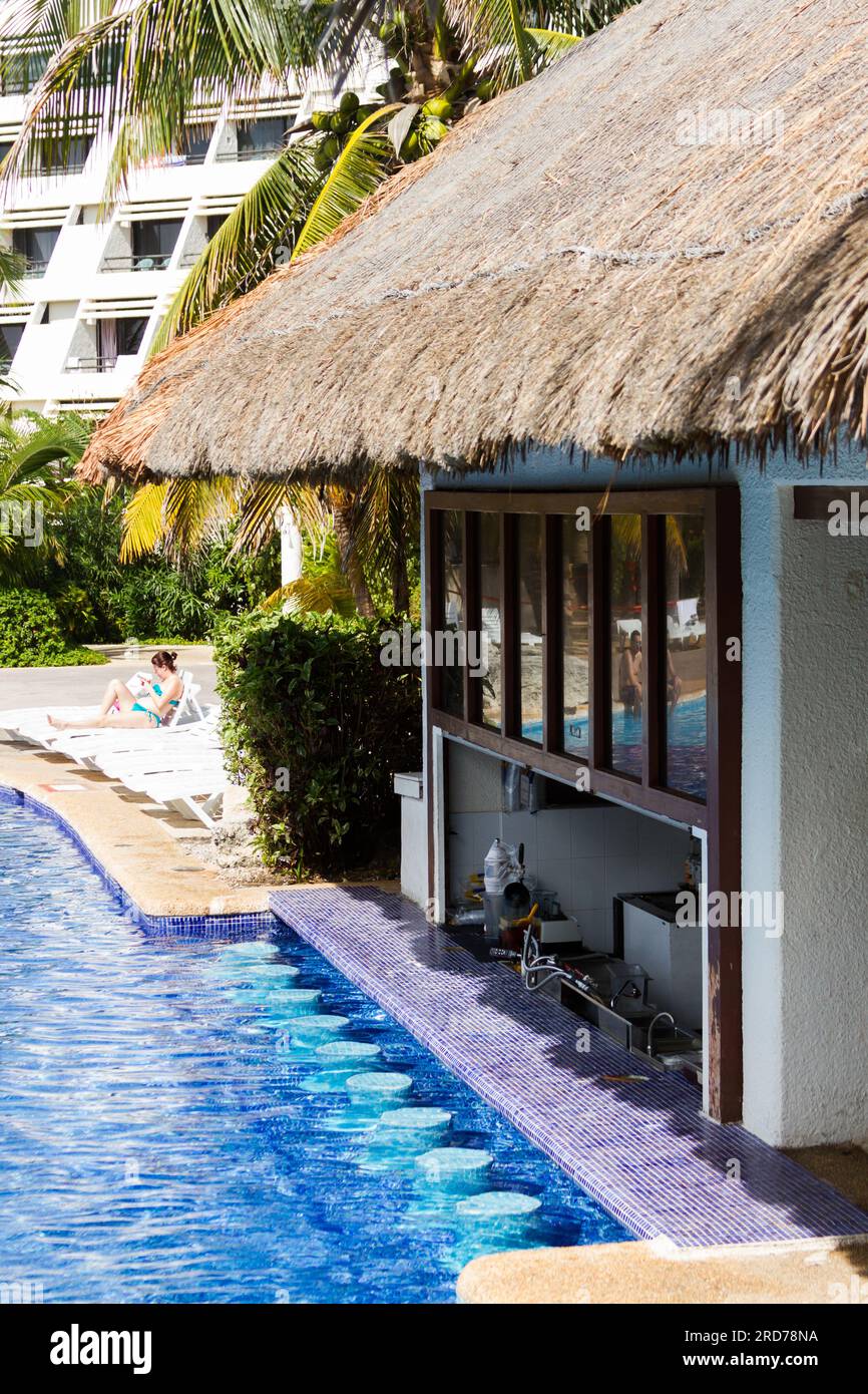 Pool snack bar hi-res stock photography and images - Alamy