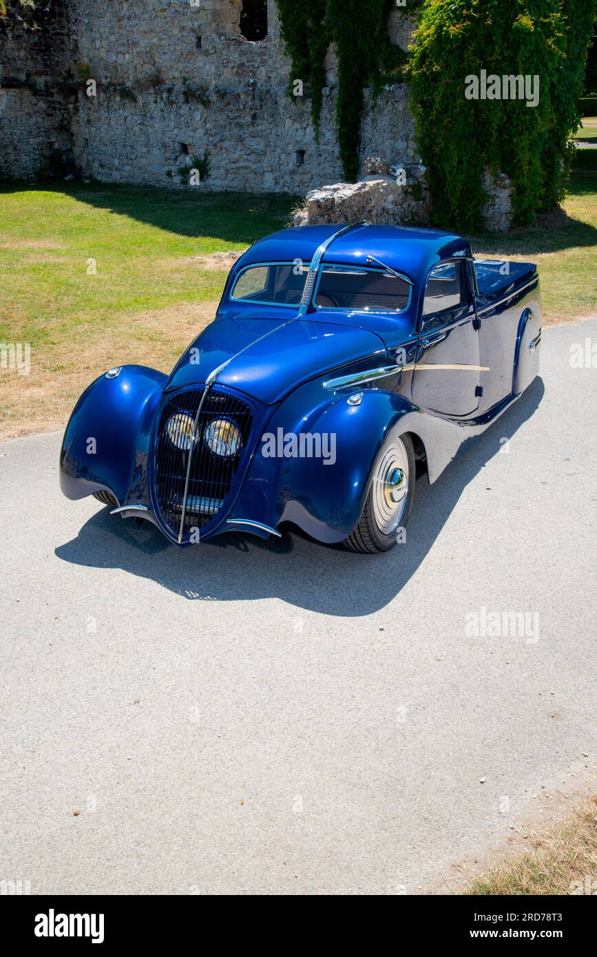 Custom art car creator Andy Saunders' 'Metropolis', based on a Peugeot ...