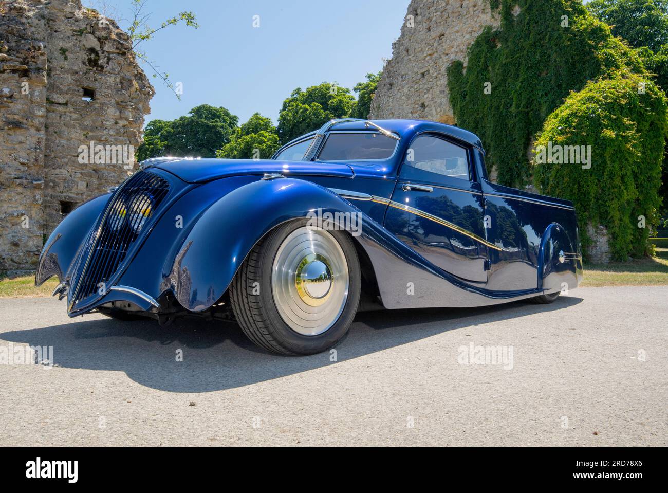 Custom art car creator Andy Saunders' 'Metropolis', based on a Peugeot ...