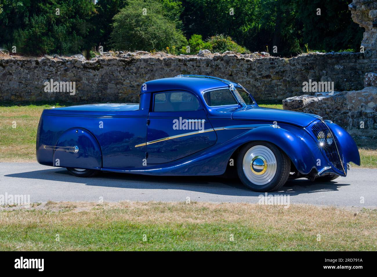 Custom art car creator Andy Saunders' 'Metropolis', based on a Peugeot ...