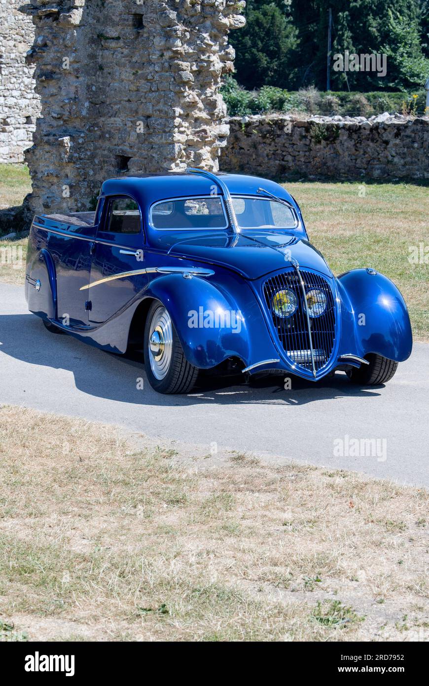 Custom art car creator Andy Saunders' 'Metropolis', based on a Peugeot ...