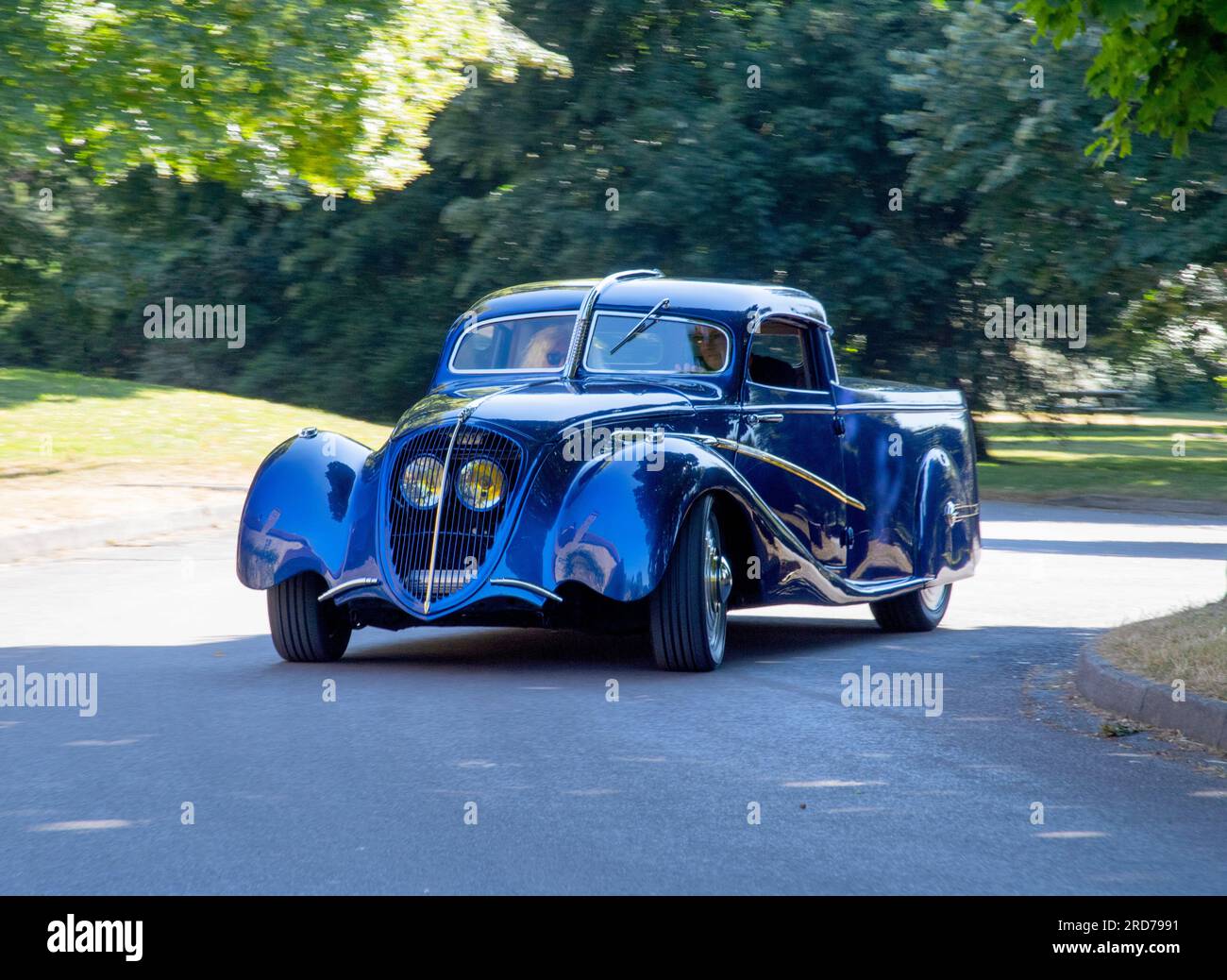 Custom art car creator Andy Saunders' 'Metropolis', based on a Peugeot ...