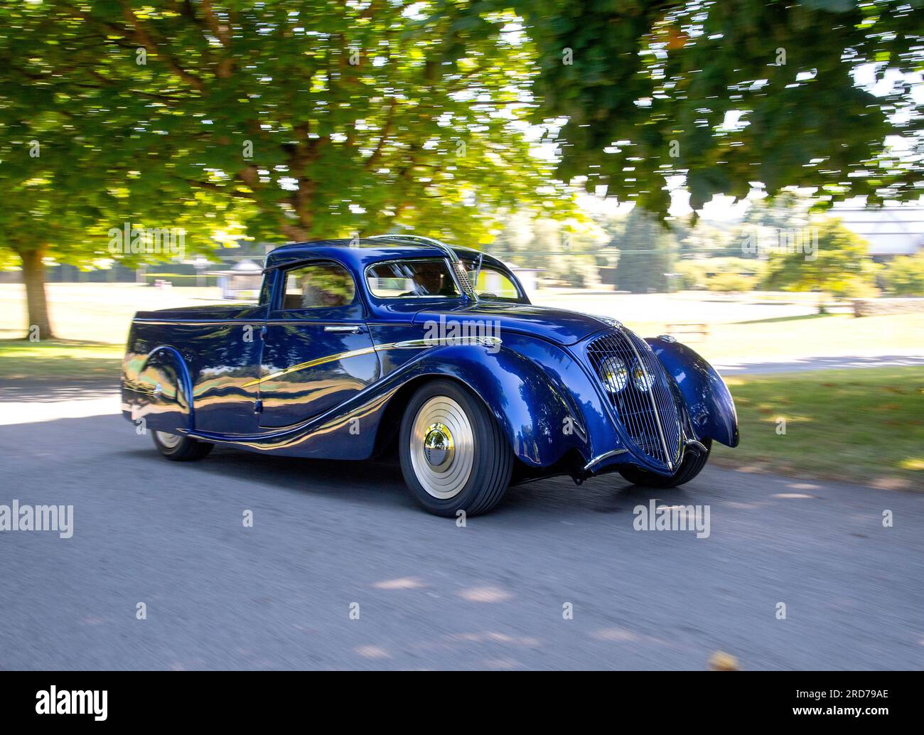 Custom art car creator Andy Saunders' 'Metropolis', based on a Peugeot ...
