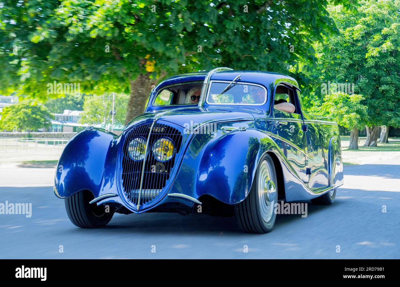 Custom art car creator Andy Saunders' 'Metropolis', based on a Peugeot ...