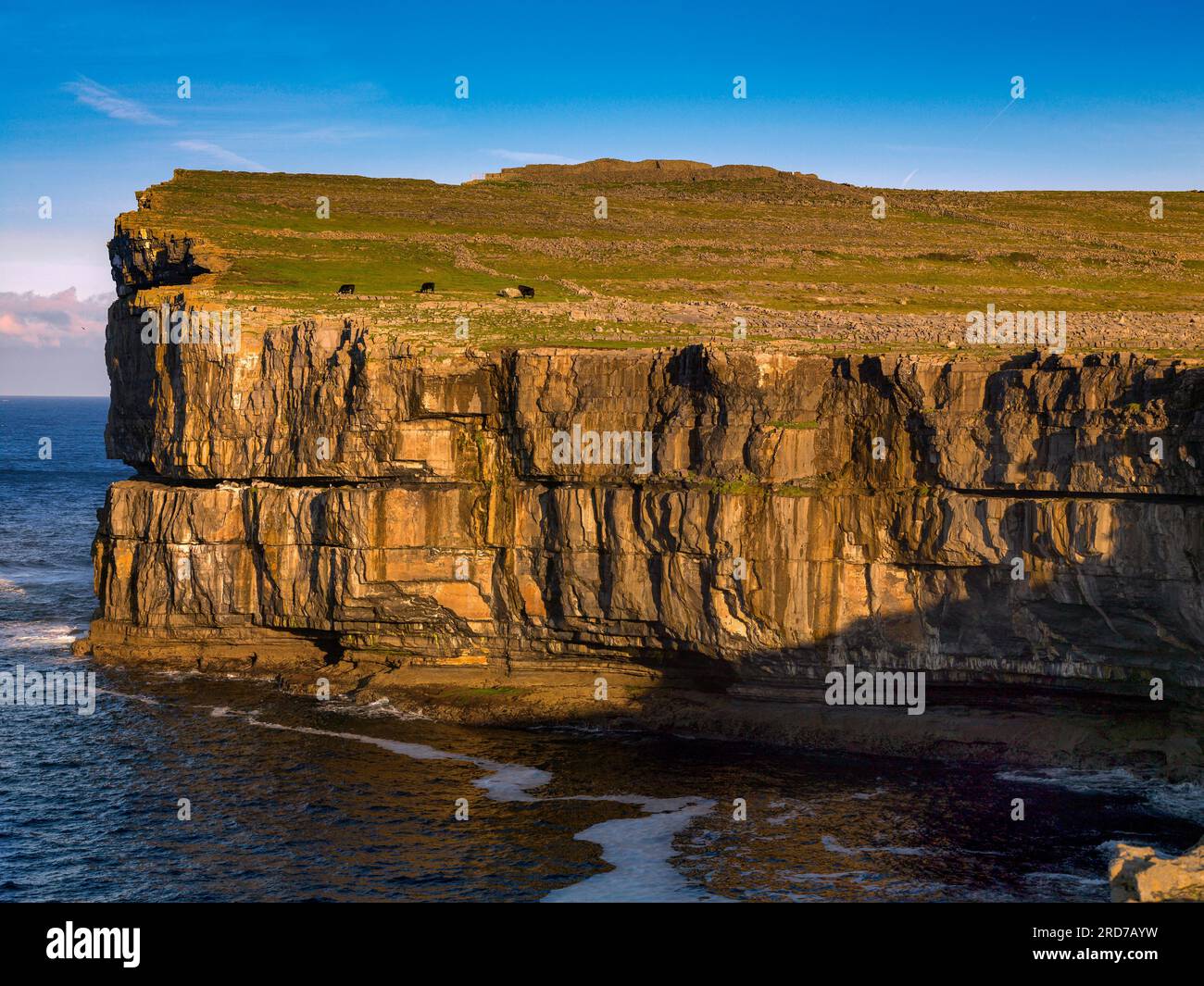 Dun aengus hill fort hi-res stock photography and images - Alamy