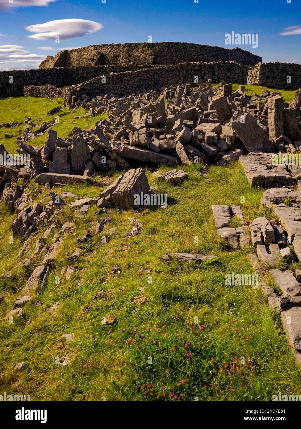 Dun aengus hill fort hi-res stock photography and images - Alamy